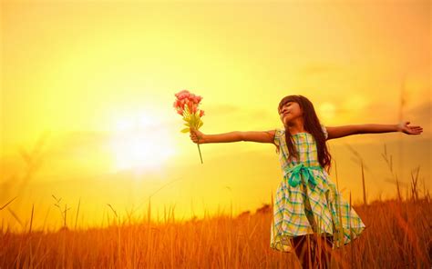 배경 화면 햇빛 야외 여성 일몰 갈색 머리의 노랑 저녁 아침 감정 색깔 가을 꽃 아름다움 시즌 농업 1920x1200px 잔디 가족