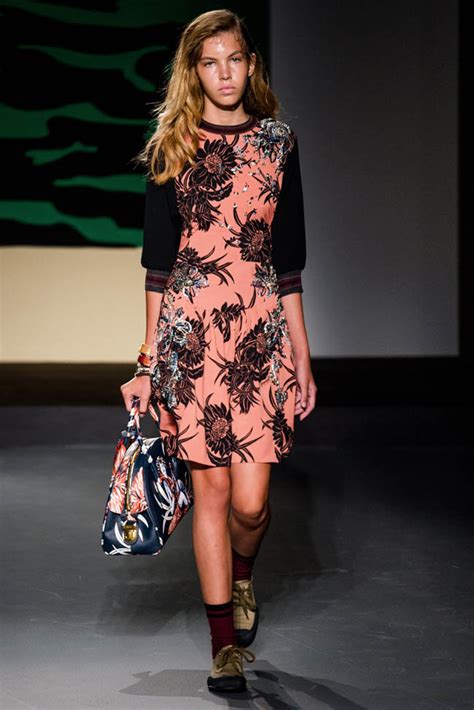 Модная женская одежда от Prada на весну-лето 2014 г. _russian.china.org.cn