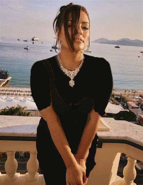 سوپر مدل ۳۵ ساله راز زیبایی اش را افشا کرد استفاده از طب چینی به جای