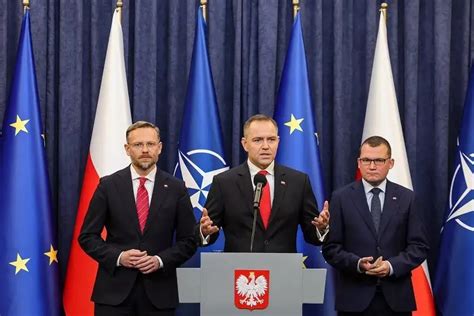 Президент Польши распорядился приравнять бандеровскую символику к нацистской Topwar — КОНТ