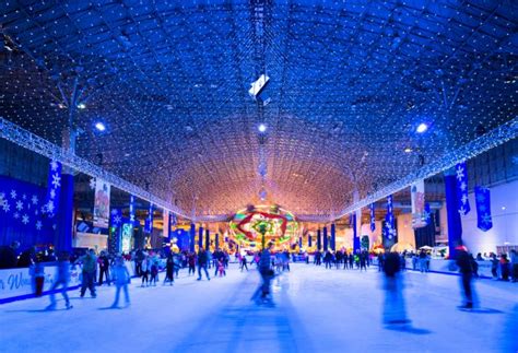 Christmas In Chicago 15 Festive Chicago Christmas Events And Traditions