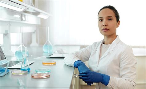 Reductress Why Experimenting With My Sexuality Makes Me A Woman In STEM