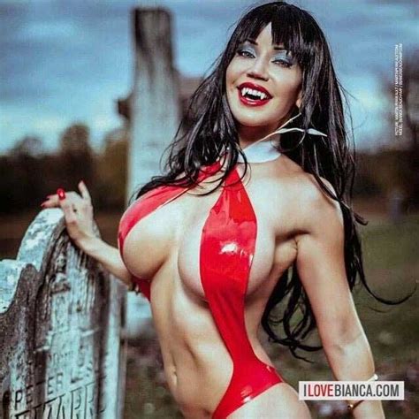 Bianca Beauchamp Vampirella Cosplay Cosplay News Network