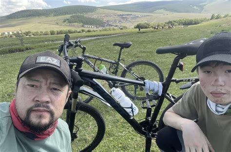 Жүжигчин С Болд Эрдэнэ хүүтэйгээ хамт унадаг дугуйгаар холын аялал хийнэ Tac Mn