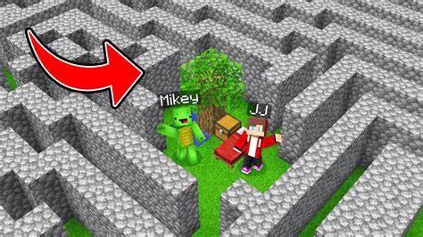 Mikey And JJ Survive Inside A MAZE In Minecraft Maizen YouTube