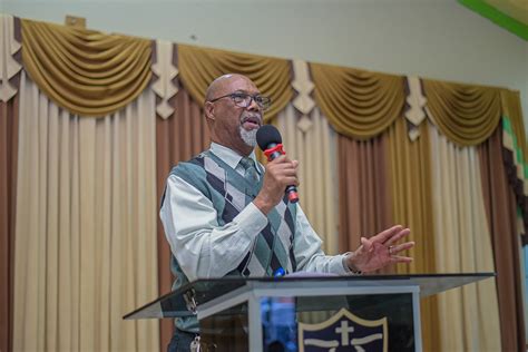 Adventist School In Jamaica Becomes First Educational Institution To Go