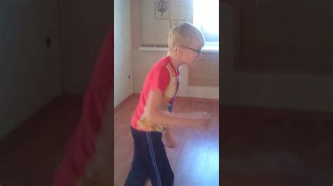 С мальчика сняли трусы 87 фото