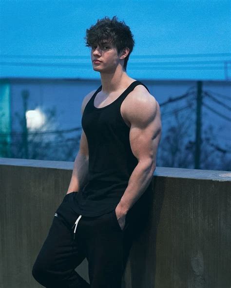 Sweet Boy Chicos Musculosos Hombres Musculosos Chicos Surfistas Guapos