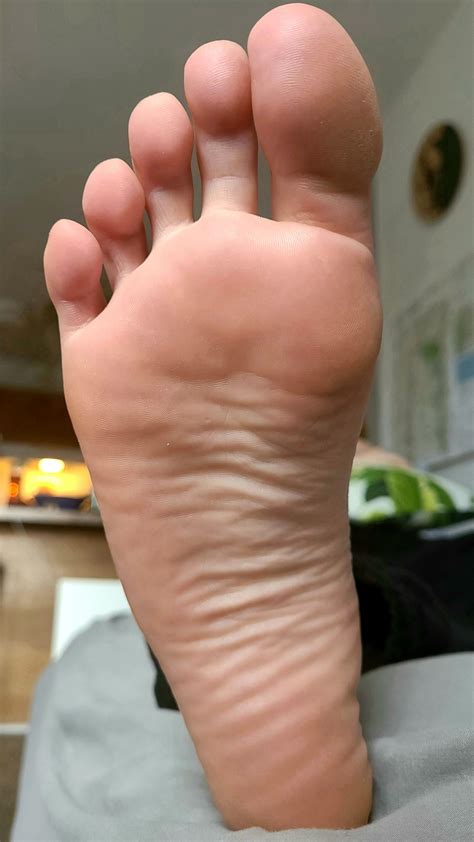 1162 Best R Giantessfeet Images On Pholder Emo Girls Like To Crush Too