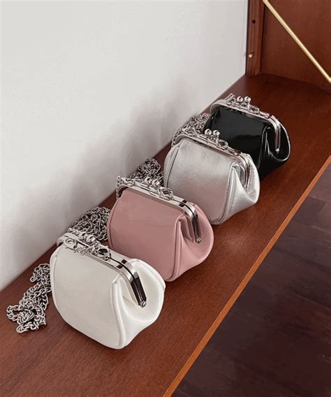 미니 코인백 4color 체인 체인백 마이크로백 에어팟 미니가방 똑딱이 지갑 코인 파우치 동전지갑 여행가방 크로스백 숄더백 실버백 실버가방 가방추천 에이블리