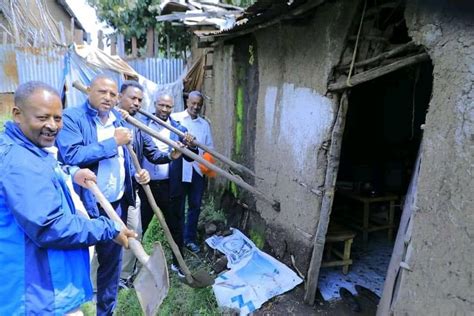 ነሓሴ 2016ዓ ም ጧሪና ደጋፊ ለሌላቸው አረጋውያንና ድጋፍ የሚሹ ወገኖቻችን የሚደርገው ድጋፍ ተጠናክሮ ቀጥሏል ። ግለሰቦችን፣ ባለሀብቶችን፣ ረጂ