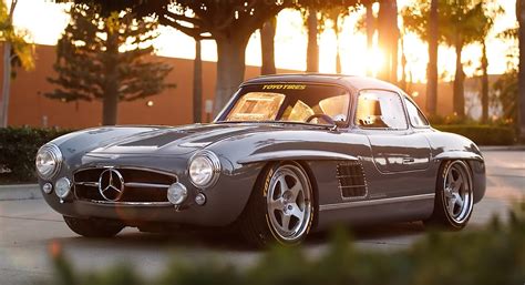 Motocritcommercedes Benz 300sl Gullwing
