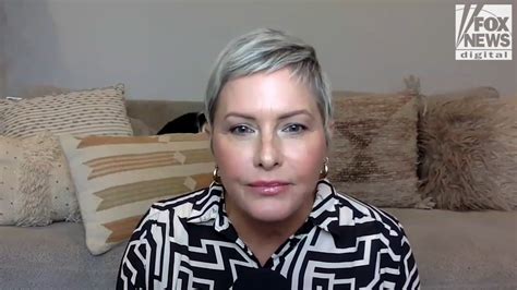 ‘baywatch Star Nicole Eggert Shares Breast Cancer Warning Signs She Missed Ahead Of Diagnosis