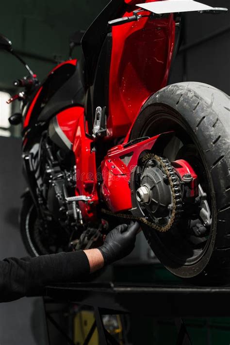 Chain Tuning Improves Torque Delivery And Rear Performance Chain Tensioning At Motorcycle