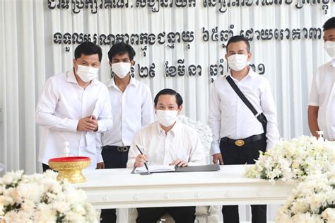 ឯកឧត្តម ឫទ្ធី សុគន្ធារិទ្ធ តំណាងដ៏ខ្ពង់ខ្ពស់ឯកឧត្តម ហ៊ុន ម៉ាណែត