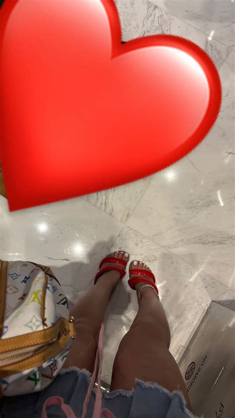 Ice Spices Feet
