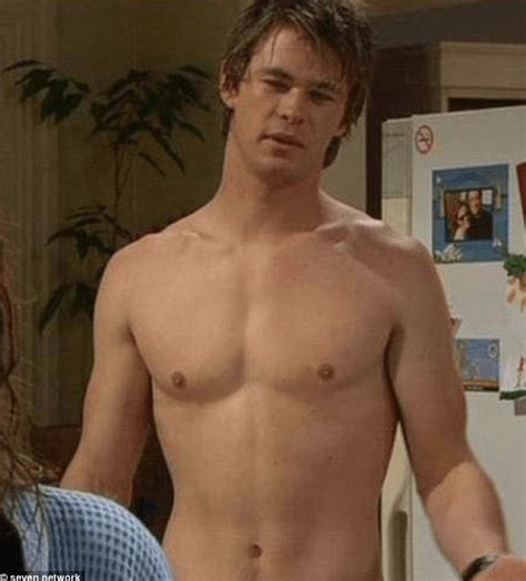 Sexiest Moments Of Chris Hemsworth GCN