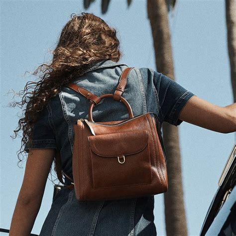 Fossil现代美式彰显个人细节好品味 官网精选腕表、气质首饰、品质包包全场低至5折优惠！ 德淘网