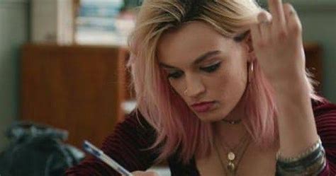 Signs That Youre Maeve Wiley From Sex Education ~ Blogmafiaa