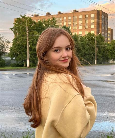 𝐈𝐧𝐬𝐭 𝐬𝐮𝐧𝐛𝐥𝐮𝐦𝐞𝐫 Redhead Girl Red Orange Hair Dehati Girl Photo