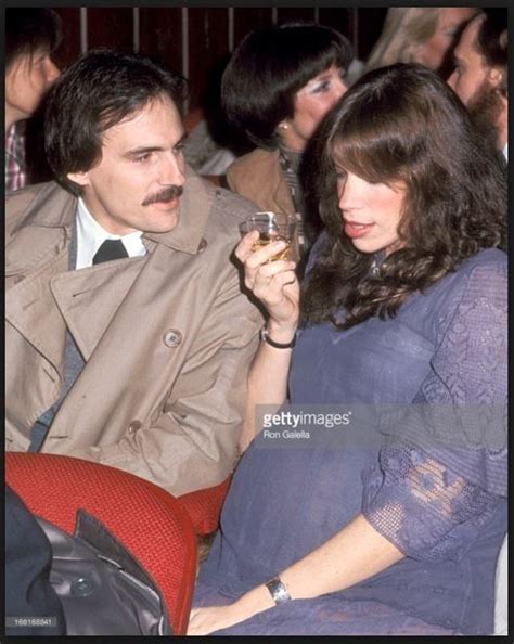 Pin On Carly Simon James Taylor Carly Simon Carly Simon Love Couple Photo