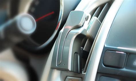 Husband Saves Wifes Life Via Bluetooth Device Calls Police During Her Kidnapping The Epoch Times