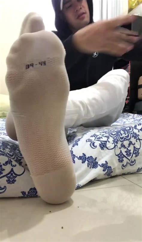 Showing dirty socks ThisVid com 中文 Showing dirty socks ThisVid com 中文