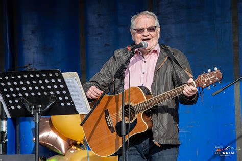 Caneuon Dafydd Iwan Yn Ysbrydoli Y Mentrau Iaith