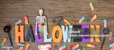 유령 사탕 호박 그릇과 장식 해피 할로윈 하루 트릭 또는 위협 안녕하세요 10 월 가을 축제 파티 와 휴일 개념 0명에 대한 스톡 사진 및 기타 이미지 Istock