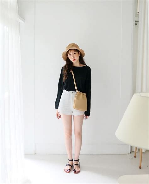 Top 10 Cách Phối đồ Với Quần Short Nữ Cho Cô Nàng Năng động Natoli