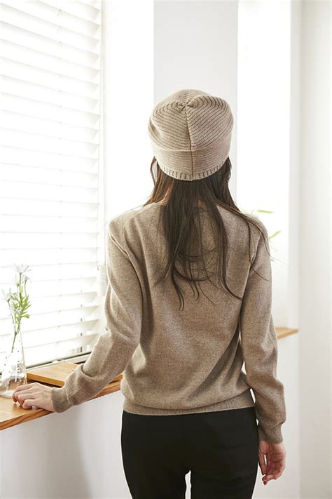 모자를 쓴 여자 유토이미지 상세페이지 베이직샵 21661012