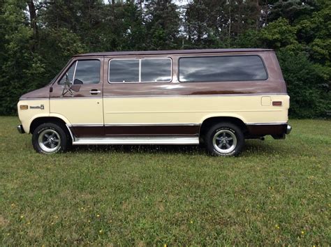 Beautiful 1977 Chevrolet G20 Beauville Sportvan Is A Time Capsule