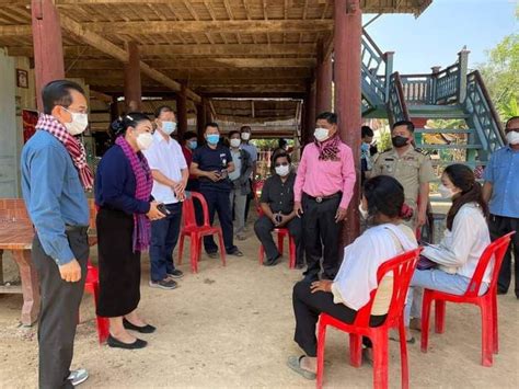 សម្ដេចតេជោ ផ្ដល់ថវិកា២លានរៀលដល់គ្រួសារសពកុមារីដែលបានស្លាប់ដោយសារ វីរុសផ្ដាសាយបក្សី H5n1