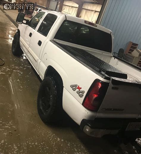 2006 Chevrolet Silverado 1500 With 17x75 31 Oem Wheels Spaced Out