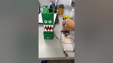 6年级设计与工艺 Microbit机器龙 Youtube