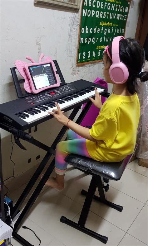 61 Keys Electonic Keyboard Hobbies And Toys Music And Media Musical Instruments On Carousell