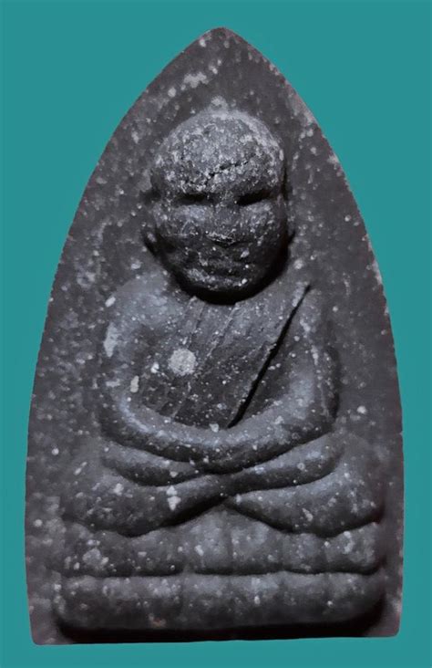 หลวงปู่ทวด วัดช้างให้ จ ปัตตานี รุ่นช่วยใต้ เนื้อผงว่านพุทธคุณ ผสมผงตะไบ Ennxo