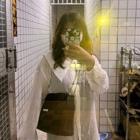 那些人那些事那些走過的路會變成你生命裡柔軟的一塊不是阻礙你前進的重量而是讓你更有深度的痕跡 懷念不代表你走不開而是你珍惜其實