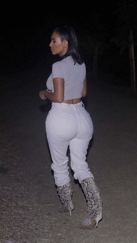 Kim Kardashian Scrolller