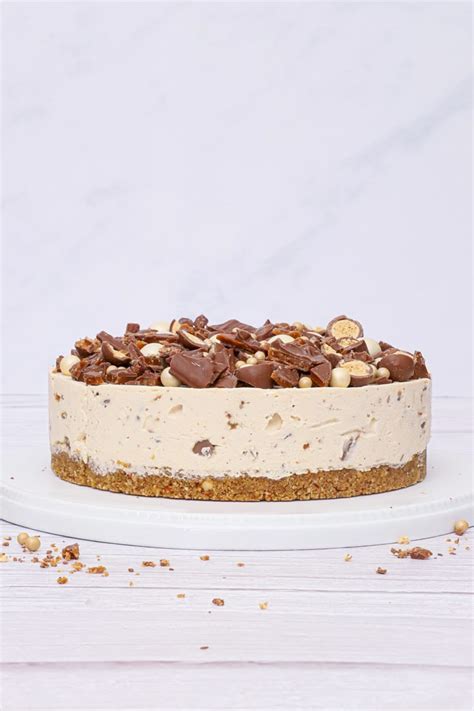 Daim Cheesecake Opskrift På Cremet Daim Cheesecake Recipe Cake Recipes Desserts Yummy Cakes