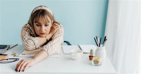 People Who Crave True Love But Never Find It Usually Display These 7