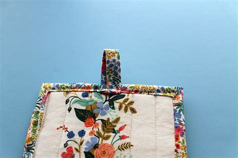 Diy Potholder With Hanging Loop — Another Version