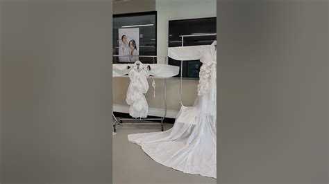 큰딸이 마침내 패션 디자인 과정의 마지막 졸업작품전시회한복모티브백의민족koreamelbournermituniversity Fashiondesign