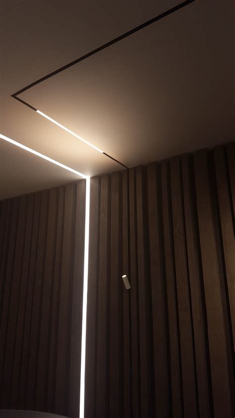 The Tracking Magnet Compact Light System Atrium Ltd