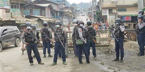 Dvb ရွှေကူမြို့မရဲစခန်းမှ ရဲတပ်ဖွဲ့ဝင်နှင့် မိသားစုများ စစ်တပ်ထဲ ရွှေ့ပြောင်းနေထိုင်