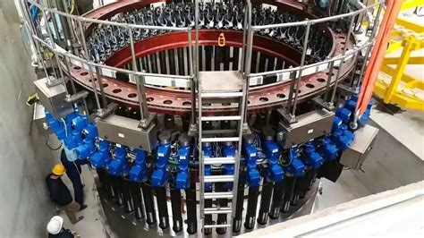 动态丨华龙一号首台国产化反应堆压力容器整体螺栓拉伸机通过验收 设备