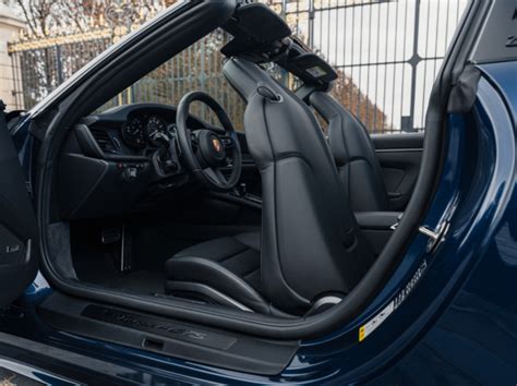 Lart De Lautomobile Porsche 992 Targa 4 Gts Gentian Blue