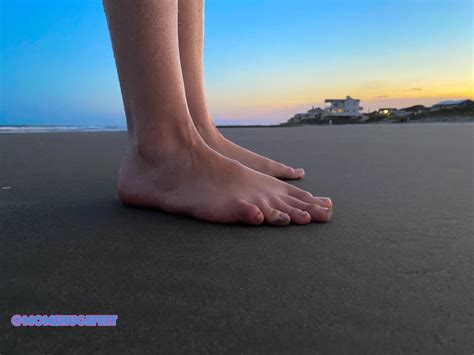Biggest Feet On The Beach R Giantessfeet
