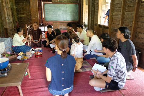 อบรมหลักสูตรระยะสั้นการทำเทียนในพิธีกรรม การทำเทียนร่ำห้อง ประทีปเทียน