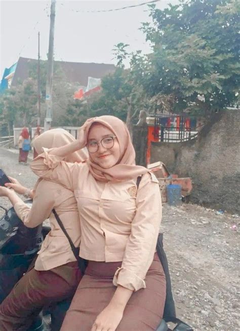 Hijabi Girl Girl Hijab School Girl Outfit Girl Outfits Indonesian Girls Funny Films Hijab